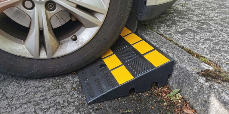 Kerb Ramps Plastic Kerb Ramp Rubber Kerb Ramps For Cars UK